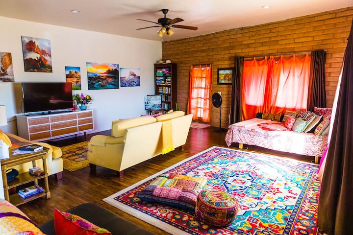Local Artists Bohemian Loft - Sedona, AZ