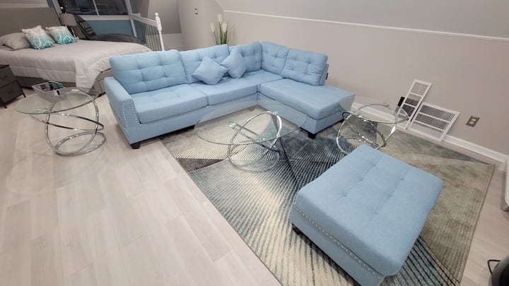 Spacious  Loft W/full  Kitchen & Bath - Oak Park, MI