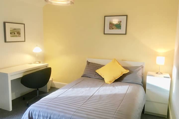 £150/wk @ Bcrooms :Double With Sink & Tv: By Bae - Ulverston