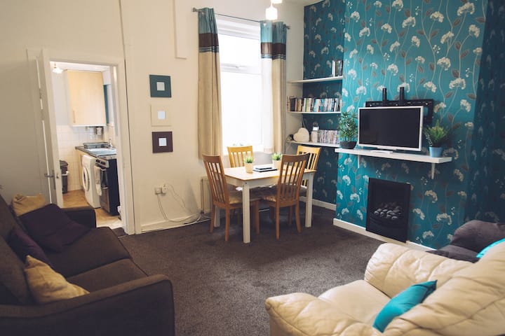 £150/wk @ Bcrooms :Double With Sink & Tv: By Bae - Barrow-in-Furness