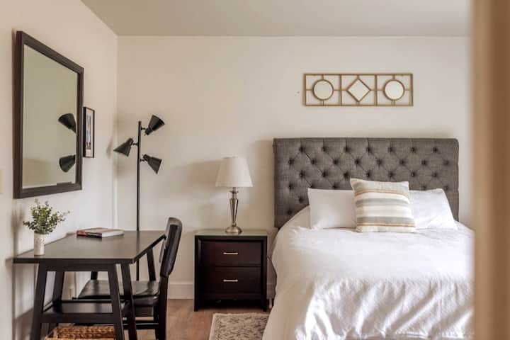 Cozy Condo By Downtown For 4 - Bend, OR