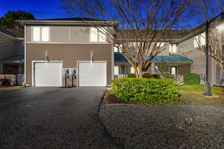 Sea Colony Family Friendly Townhome - Bethany Beach, DE