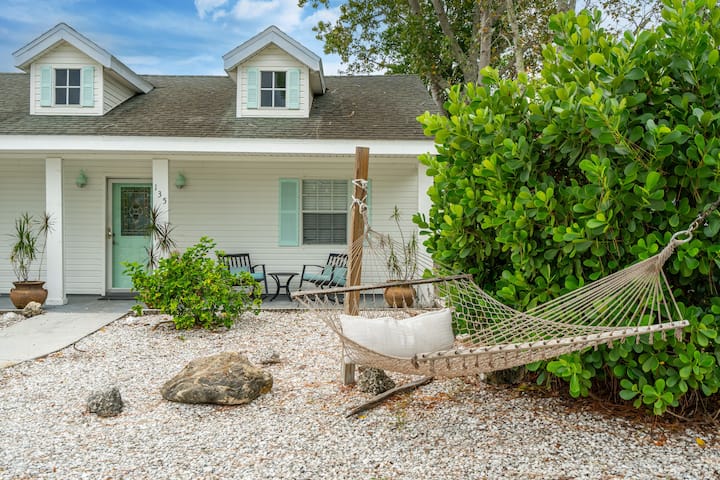 4/2 Fenced- Giant Hottub-kayak-sup-golf Cart-bikes - Palm Harbor, FL