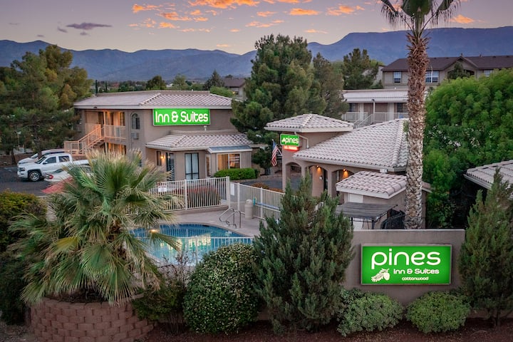 2 Bedroom Home - Seasonal Saltwater Pool 1.5 Bath - Jerome, AZ