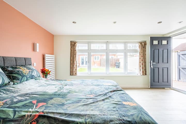 Wasti Guest House Suite, Near Heathrow Airport - Hounslow