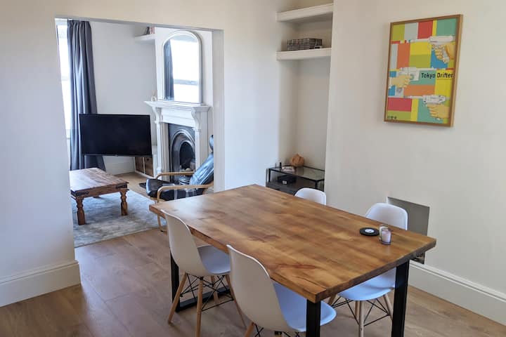 ★ Central House ★ Stylish ★  Free Local Parking ★ - Exeter