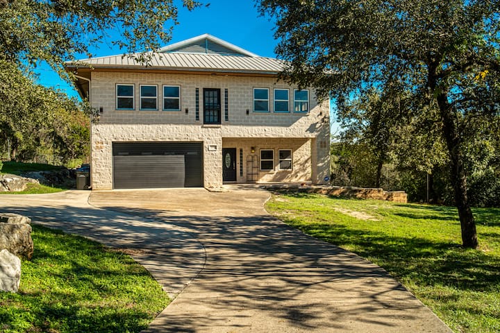 Z-ranch House - Helotes, TX