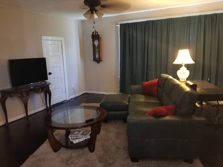 The Donald. Entire Oak Lawn Apartment - Dallas, TX