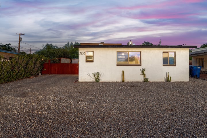 Charming | 1 Br 1 Ba | Near U Of A | Fenced - Tucson, AZ