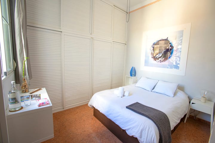 Own Living Room, Privacy & Silence In City Center - Seville