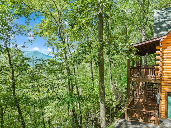Great Views! Altitude Adjustment In Gated Comm. - Maggie Valley, NC
