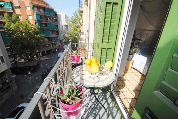 Central Apt. 10 Mins To Sagrada Familia And Sea - Badalona