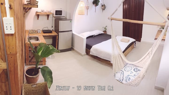 Extreme Wow Suite With Balcony - Quiet Alley - Ciudad Ho Chi Minh