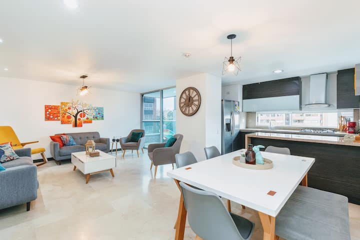 El Poblado 2br Apartment For Families/wfh - Medellín