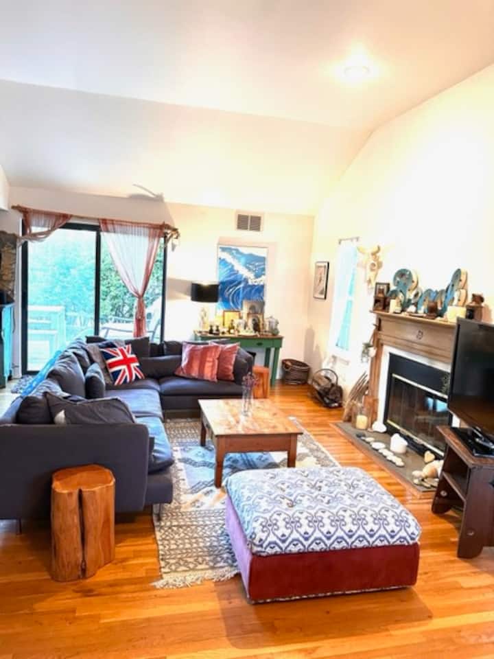 Charming Montauk Beach Cottage - Montauk, NY