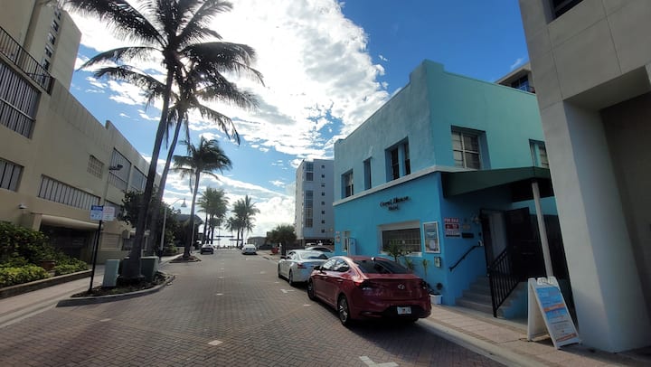 The Coral House Motel - Hollywood, FL