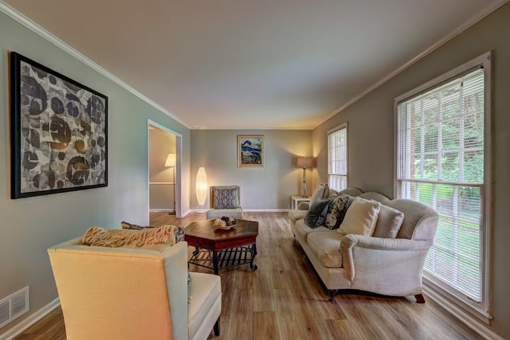 Amazing Split Level House In Stone Mountain - Stone Mountain, GA