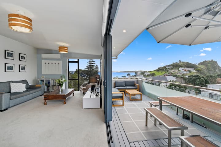 Tapeka View Up-market 3-bedroom, 3 Bathroom Home. - Russell
