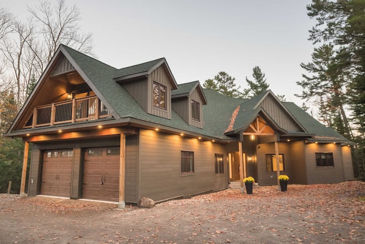 Huntsville Lakefront Luxury Cottage Retreat - Huntsville