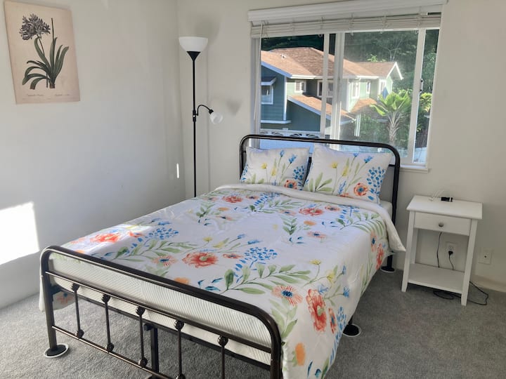 Pleasing Seclusion In Central Oahu - Mililani, HI