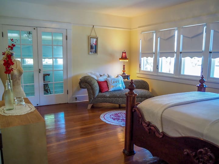 Lady Geneva Bed And Breakfast Medford Deluxe Suite - Medford, OR