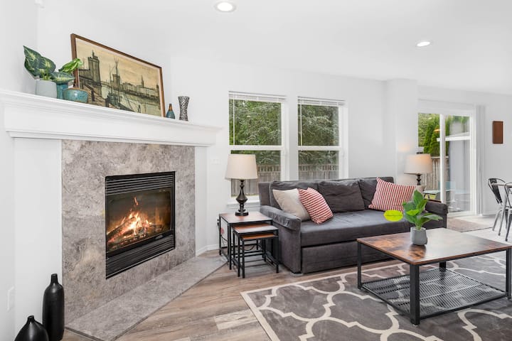 Beautifully Maple Valley Remodeled Craftsman Home - Kent, WA