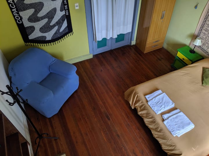 Amplia Y Luminosa/el Mejor Ambiente Y Ubicación - Montevideo