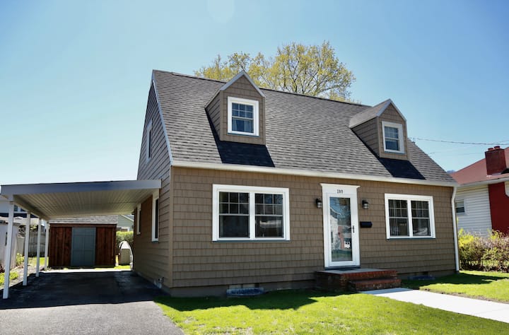 Cozy Cape, Walking Distance To Everything - Watkins Glen, NY