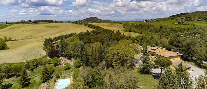 La Manonera Exclusive For Groups Friends  Weddings - Montepulciano