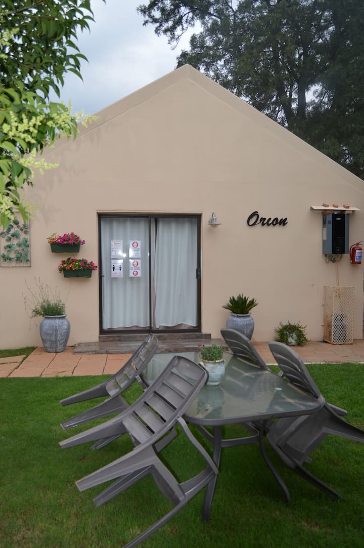 Orion Semi Self Catering Unit - Bloemfontein