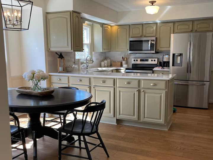 Just Renovated 4 Bed 2.5 Bath- Prospect Ky
Derby - Charlestown, IN