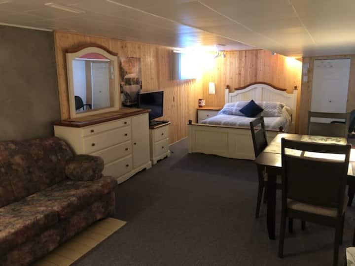 Appartement Studio, Loft Au Sous-sol Porte Numéro - Saguenay