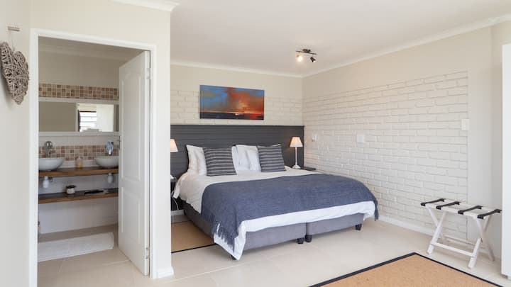 Interlaken Guest House - Sunbird Suite (Honeymoon) - Wilderness