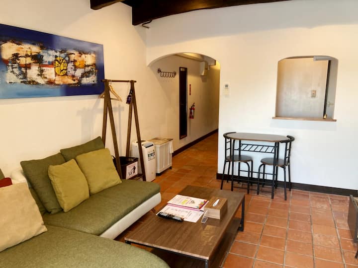 【1f プールサイドツイン&キッチン】ベランダからプール直結★1年中bbq可能★キッチン付 - Nago