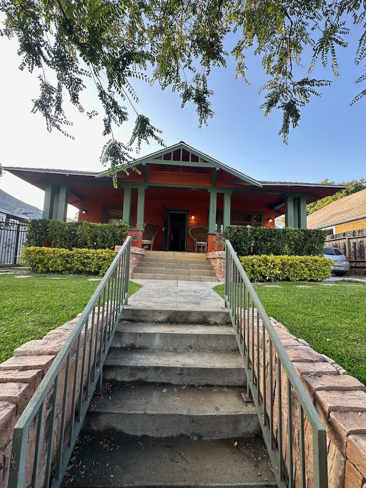 Classic Craftsman In South La - Inglewood, CA