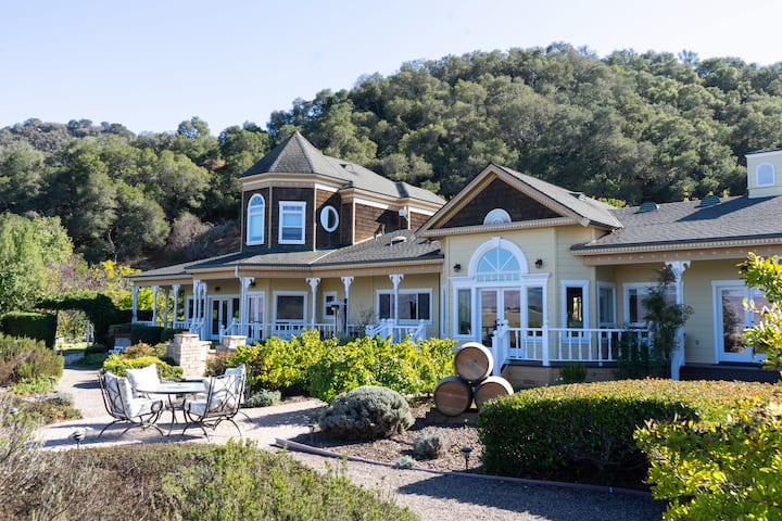 Ranch Estate: Epic Views Spa Firepit Game Room - San Luis Obispo, CA