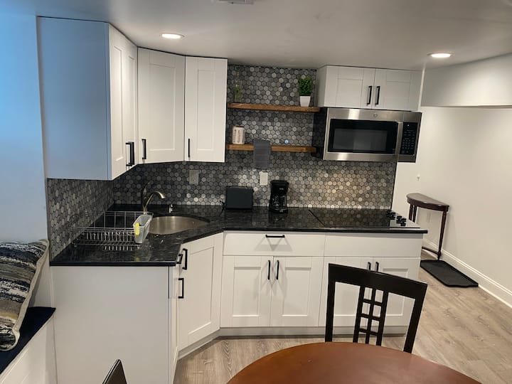 Spacious Cozy Studio - Bala Cynwyd, PA