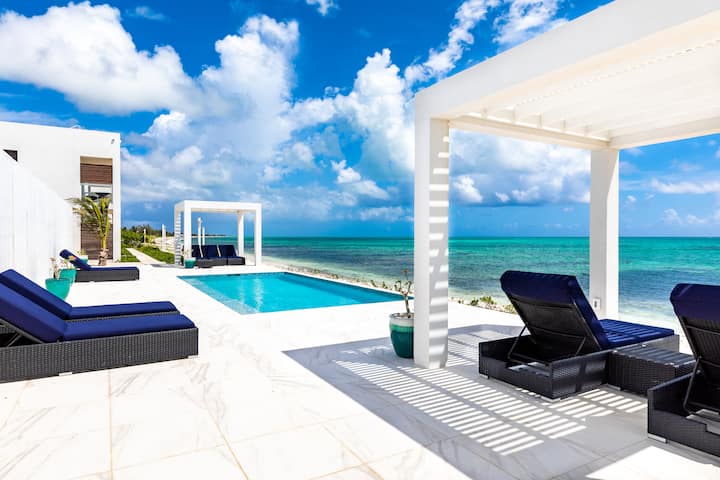 Oceanfront Luxe: 3-bedroom Dream Villas Provo - Turks and Caicos Islands