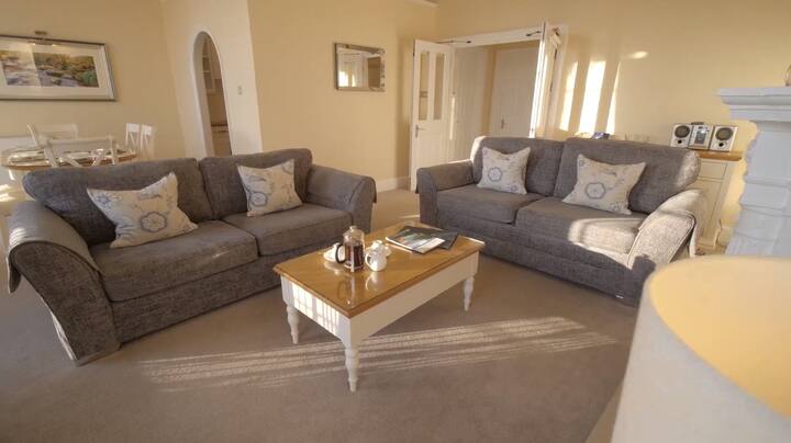 The Osborne Apartments - Apt 62 - 2 Bed Sea View - Torquay, UK