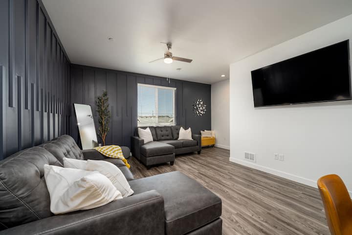 Havasuite: Minimal Living In The Heart Of Lhc - Lake Havasu City