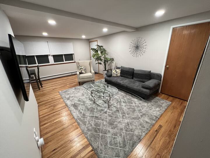 Newly Renovated 2br Apartment - Madison, WI