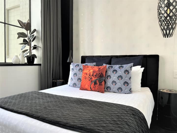 Snazzy Downtown Studio By Sky Tower With Rooftop Pool - Auckland