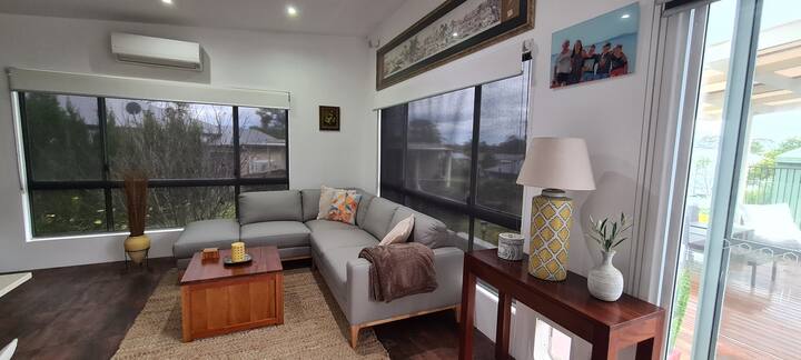 The Pool House - Salamander Bay