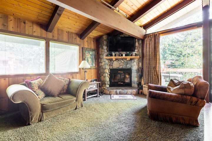 Villa De Los Pinos Beautiful Family Condo - Mammoth Lakes, CA