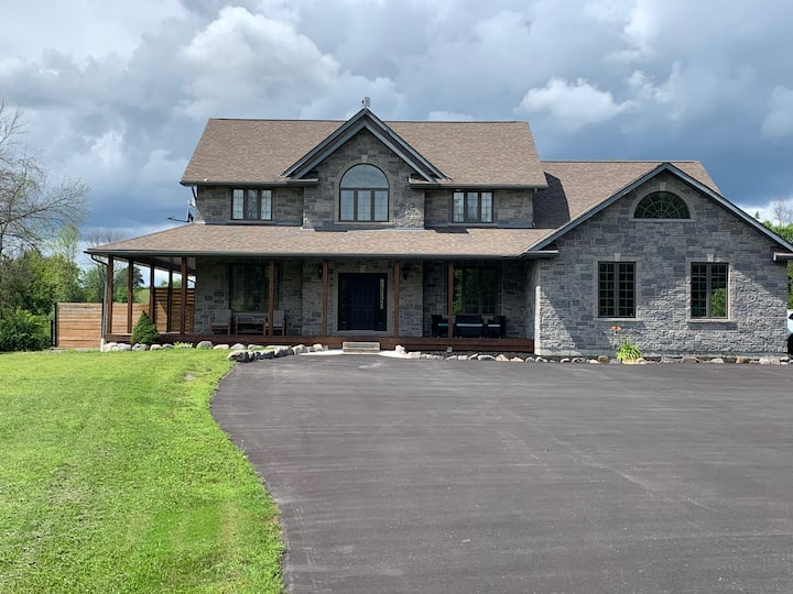 Tweed House Vacation Rentals - Ontario, Canada | Airbnb