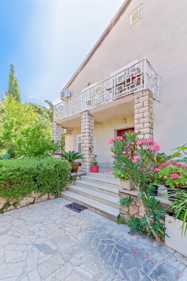 Flower House - Novaglia