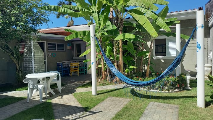 Casa C/ Churrasqueira, 200 Mts Da Praia Do Guaiúba - Guarujá