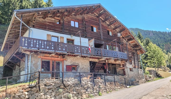 Charmant Appartement Dans Chalet Typique - Areches Beaufort