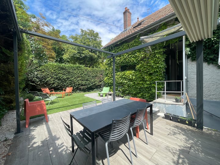 Maison Années 30 Avec Jardin à 10' Du Centre-ville - Dijon