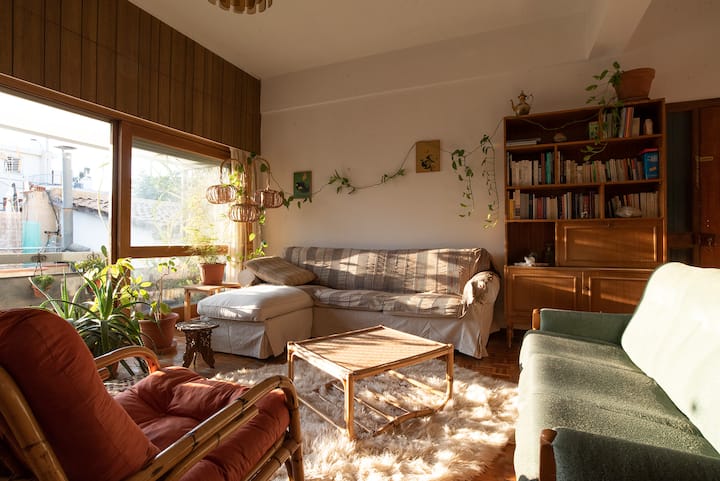 Spacious And Bright 70s Apartment In Old Town. - Nicosie
